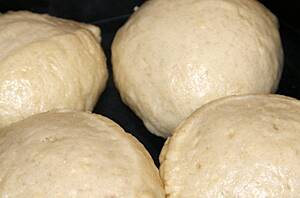 Pyzy Drożdżowe - czyli kluski na parze - przepis - Corin ...